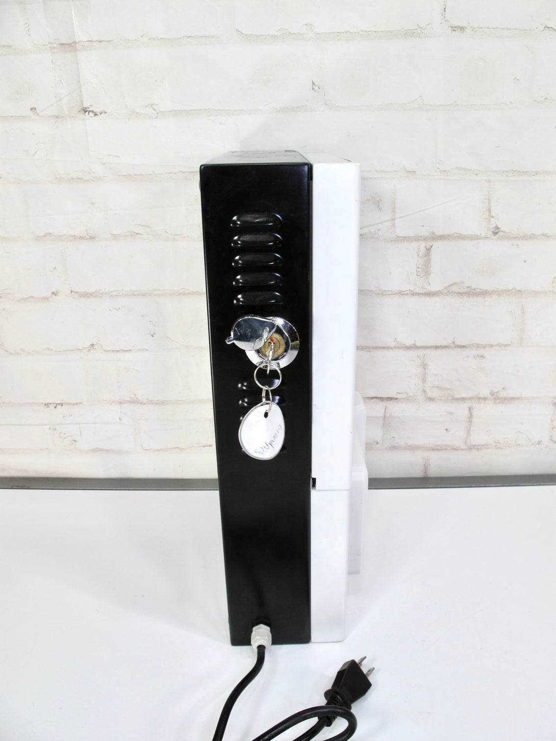 Tipsy Tester AT319S Coin/Card Operated Alcohol Breathalyzer Vending Ma ...