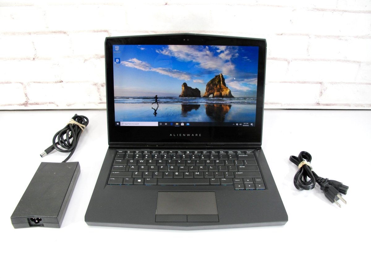 Alienware P81G GeForce GTX1050 256GB SSD 13.3” OLED 24GB Intel i5-7300 ...