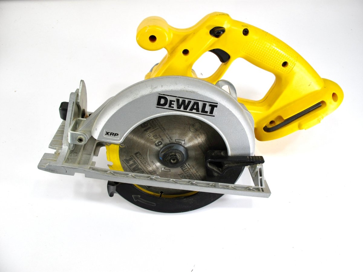 Dewalt DC390 18V 6-1/2" Cordless Circular Saw – ZeereeZ