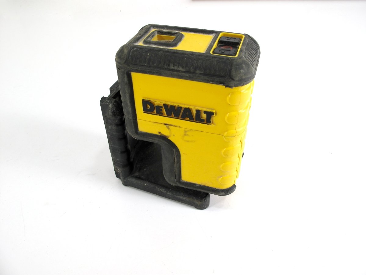 DeWalt DW08302 100 ft. Red Self-Leveling 3-Spot Laser Level – ZeereeZ