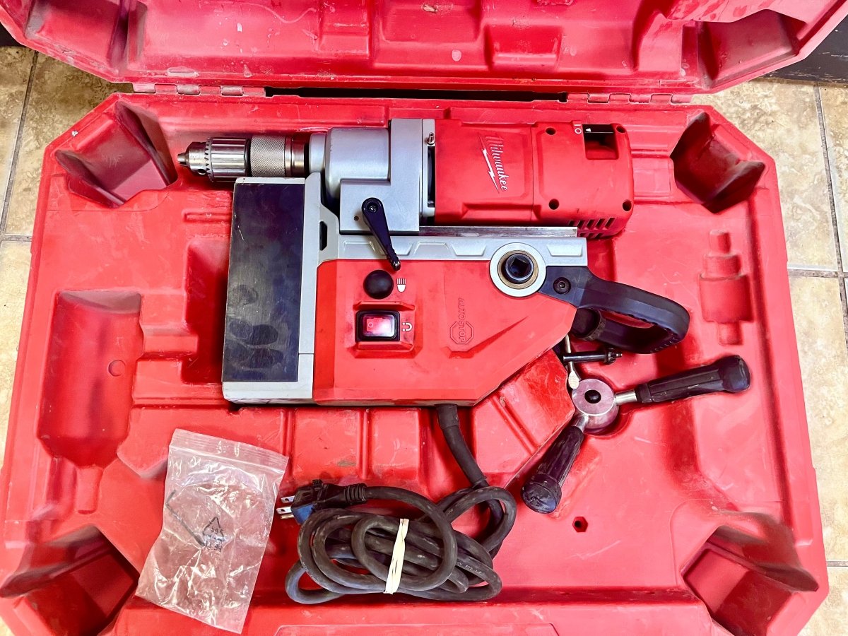 Milwaukee 4272-21 1-5/8" 13 Amp Corded Compact Electromagnetic Drill P ...