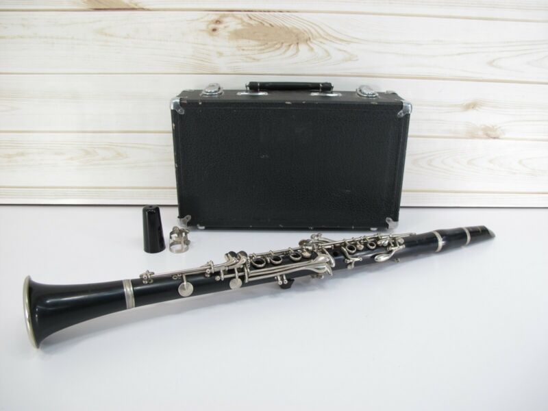 Yamaha YCL 250 Bb Student Model Clarinet With 4C Mouthpiece – ZeereeZ